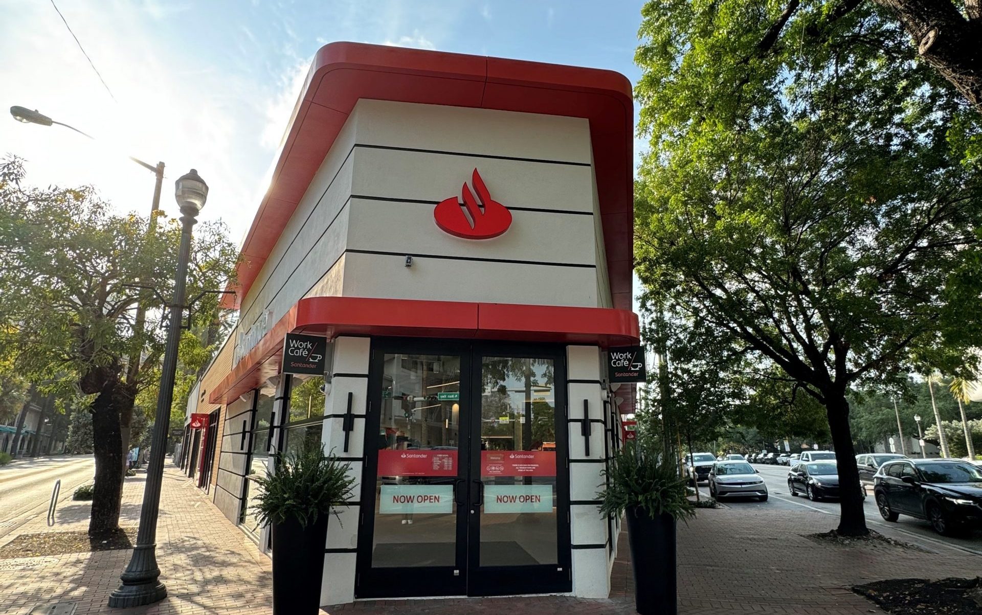 Santander Bank Unveils Second U.S. Work Café in Miami, Florida ...
